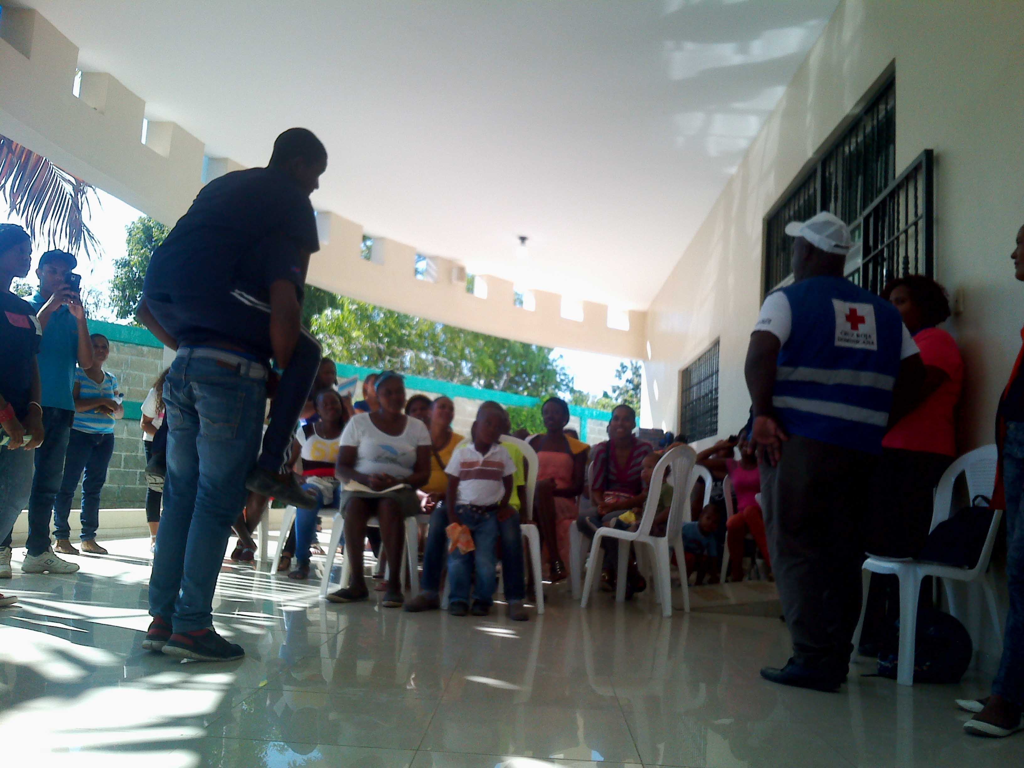 CALETA IMPARTE CHARLA A MADRES DEL CAIFI - Cruz Roja